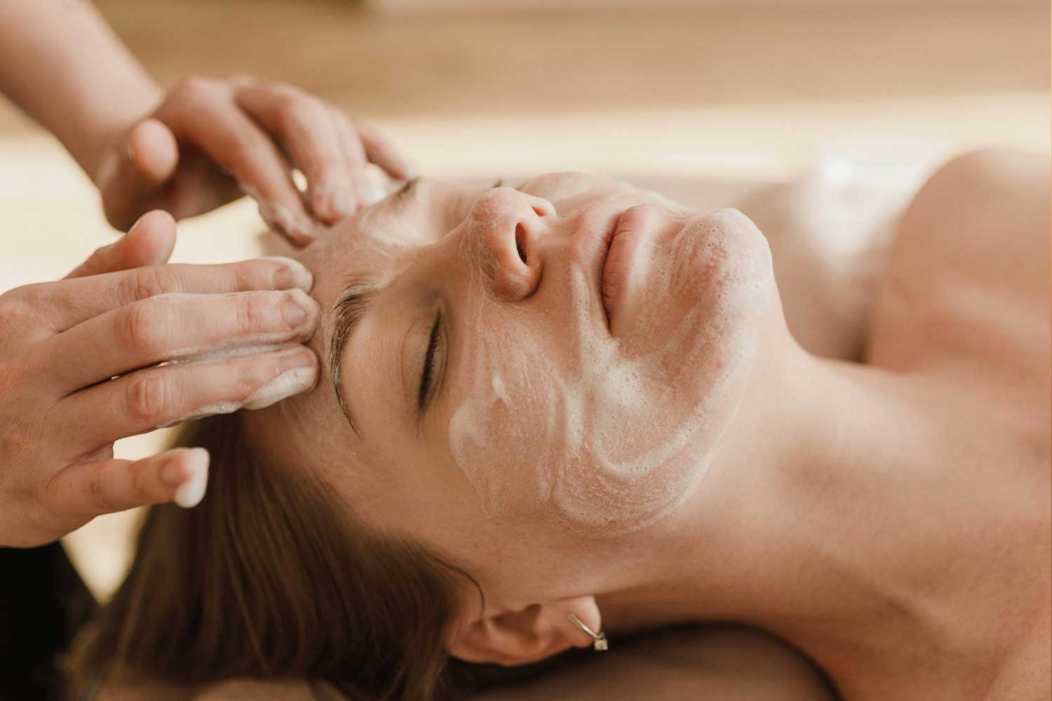 Classic Extract Facial - Cocoon Medical Spa